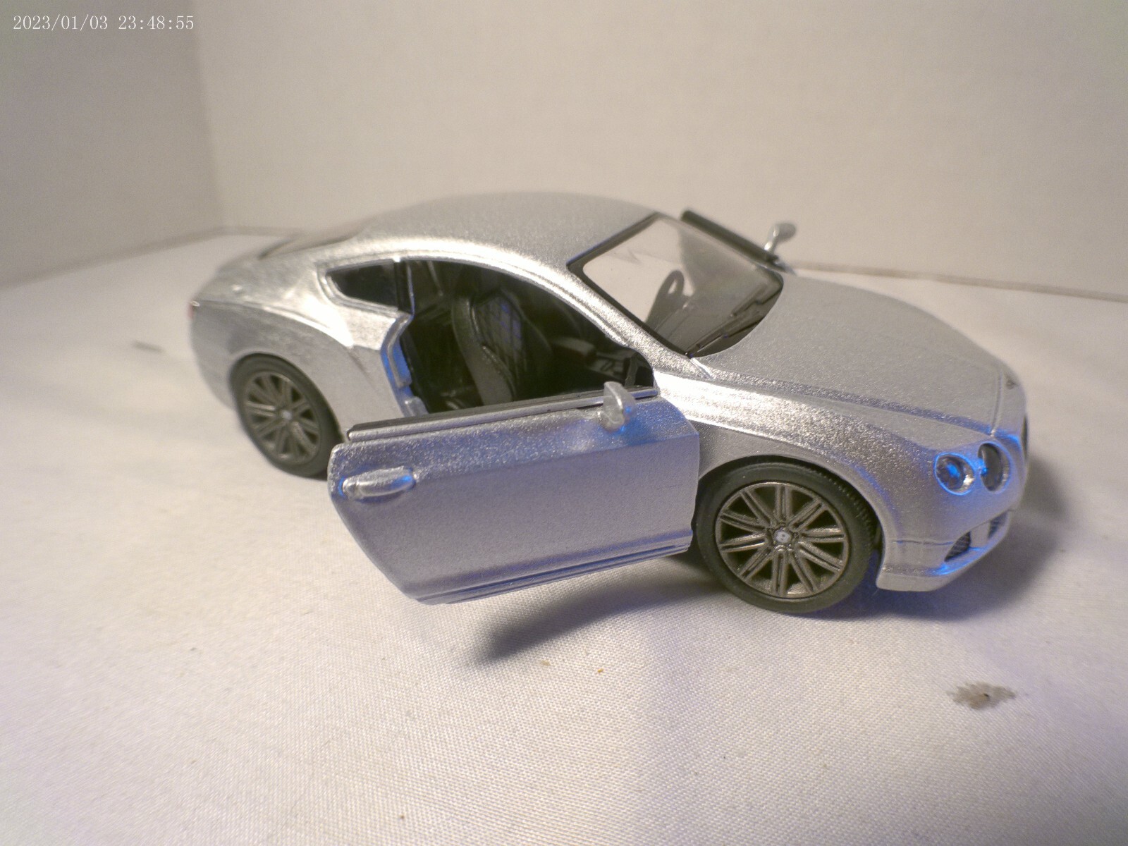 Kinsmart 2012 Bentley Continental GT Diecast Model Car - 1:38 - Pull ...