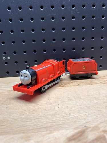 Thomas Trackmaster MOTORIZED TALKING JAMES Thomas & TENDER Train | eBay