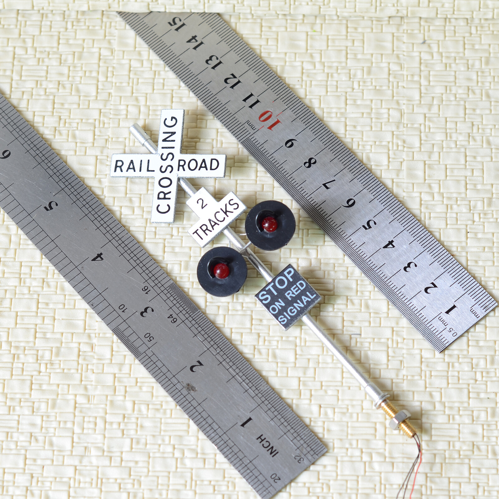 1 x O scale railroad crossing signals LED made 2 target faces 2 tracks ...