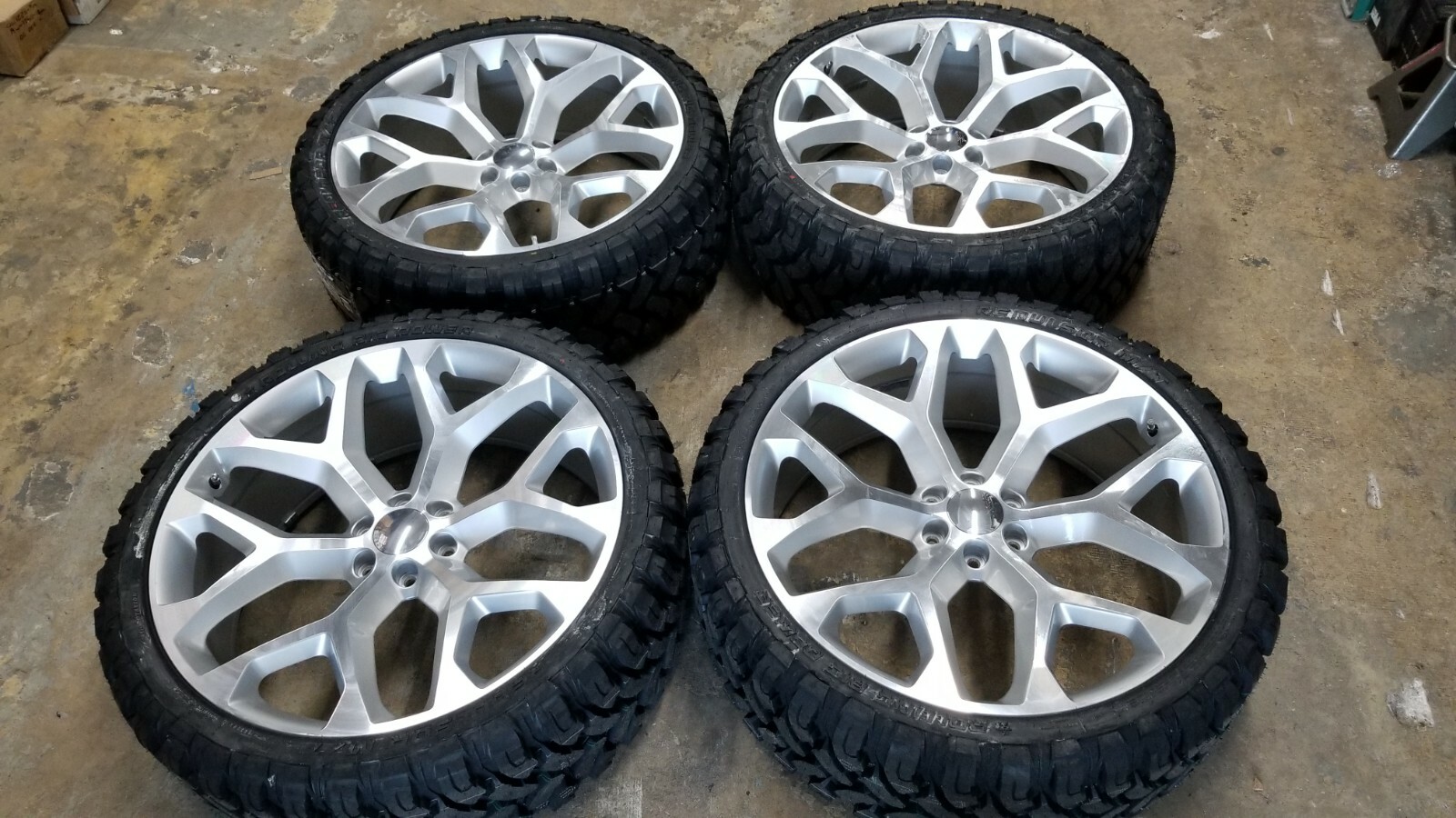 26 INCH 26X10 SNOWFLAKE RIMS AND TIRES 35X13.50R26 BP: 6X139.7 2005 ...