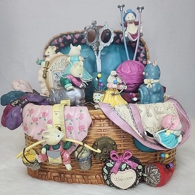 RARE Enesco Animated Music Box Mice Knit/Sewing "Whistle While You Work ...