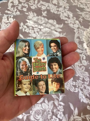 The Brady Bunch Guide to Life Mini-Book - 70s sitcoms - Marsha Brady | eBay
