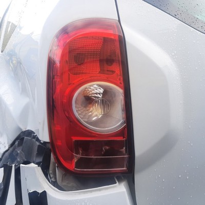 FEU ARRIÈRE GAUCHE Dacia Duster (HS) 2011 265555684R / 265550035R | eBay