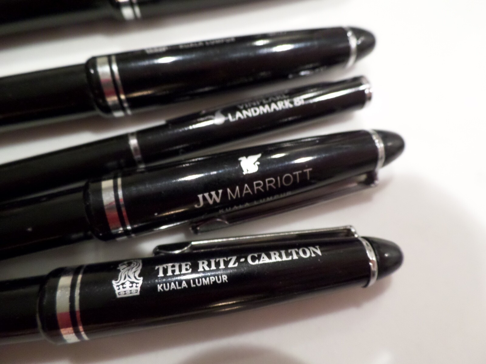 LOT OF 8 KUALA LUMPUR RITZ CARLTON, JW MARRIOT & VINPEARL HOTEL PENS | eBay