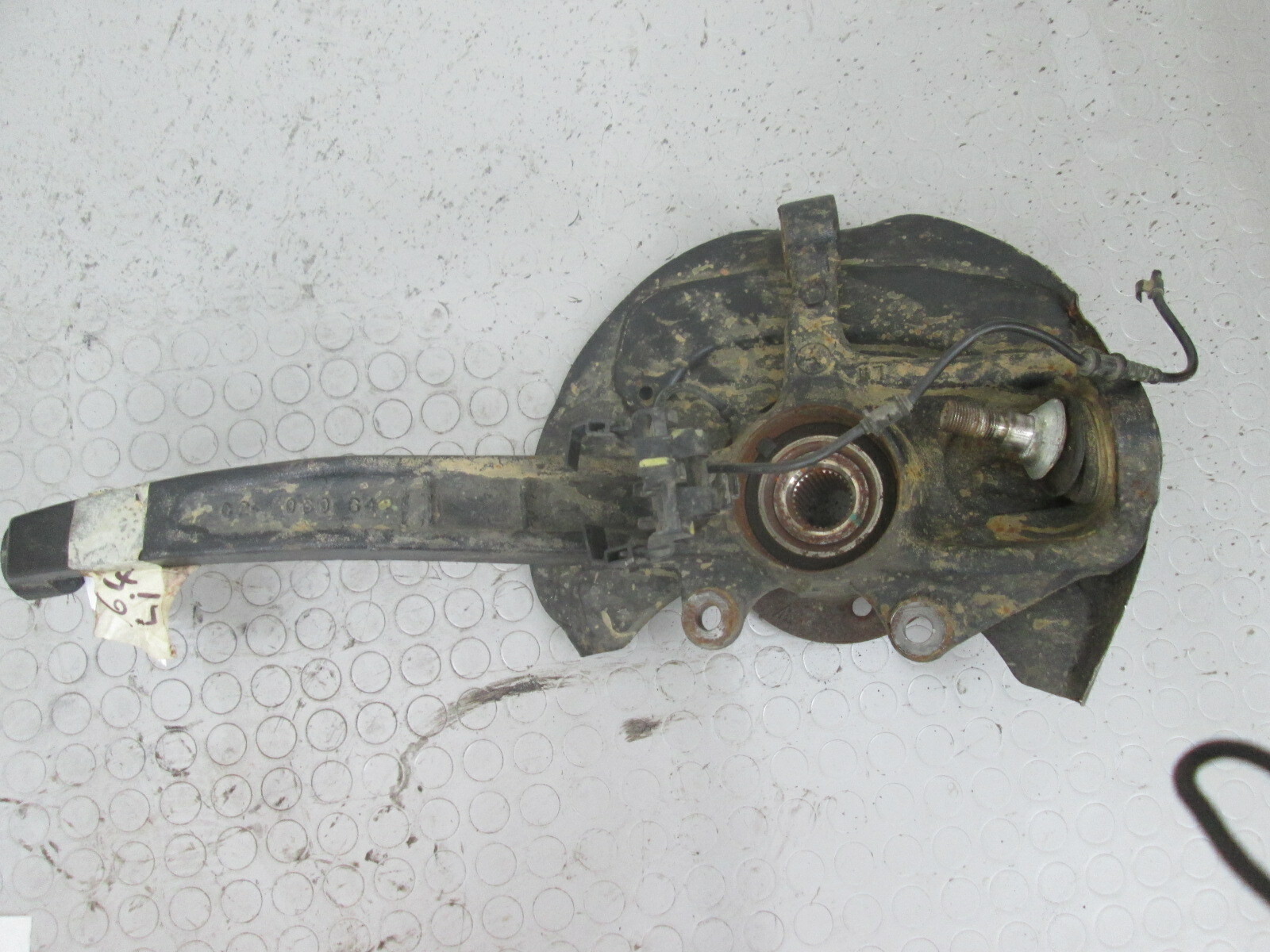 Mercedes-Benz W164 M-Kl. Achsschenkel links Vorderachse A1643301320 ...