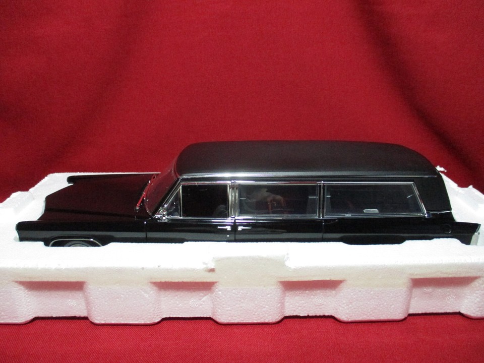 1:18 Scale 1966 Cadillac Limousine Hearse Greenlight Precision Diecast ...