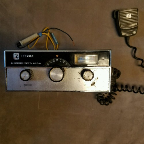 Johnson Messenger 123A CB Radio Untested Parts w Mic Might be a working ...