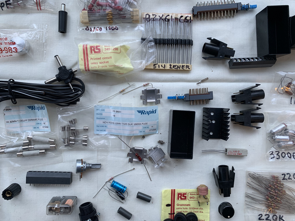 ELECTRONIC COMPONENTS PARTS job-lot Vintage Radio Spares Assortment ...