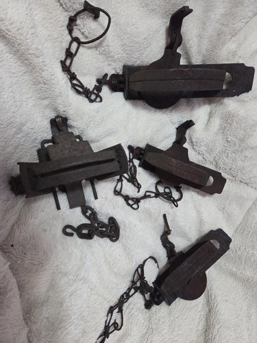 Lot (4) Victor etc. Number 2, etc. Jump under spring and coil spring ...