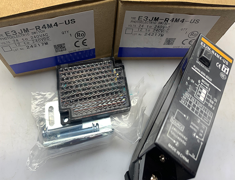 1PC In Box For Omron New E3JM-R4M4-US Photoelectric Switch Sensor/* | eBay