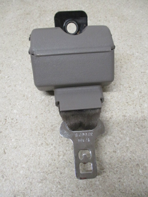 98 to 01 Gmc Jimmy 98 to 05 Blazer Center Rear Lap Seat Belt Seatbelt ...