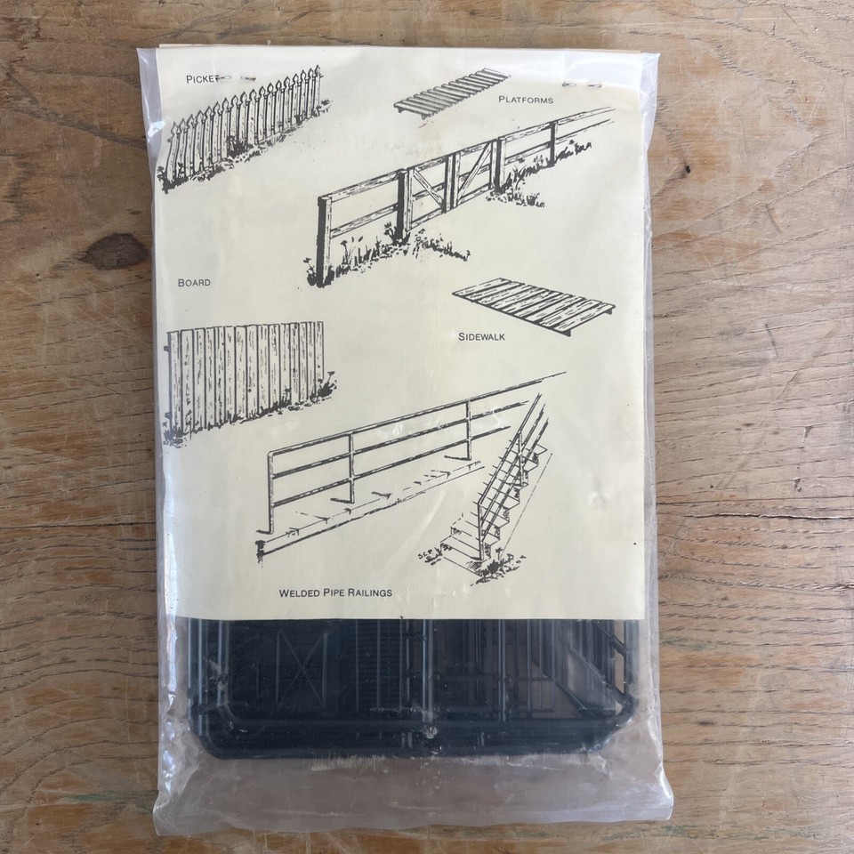 LOT OF 4 - Styrene Central Valley HO Scale Fencing #1601 Model Train ...