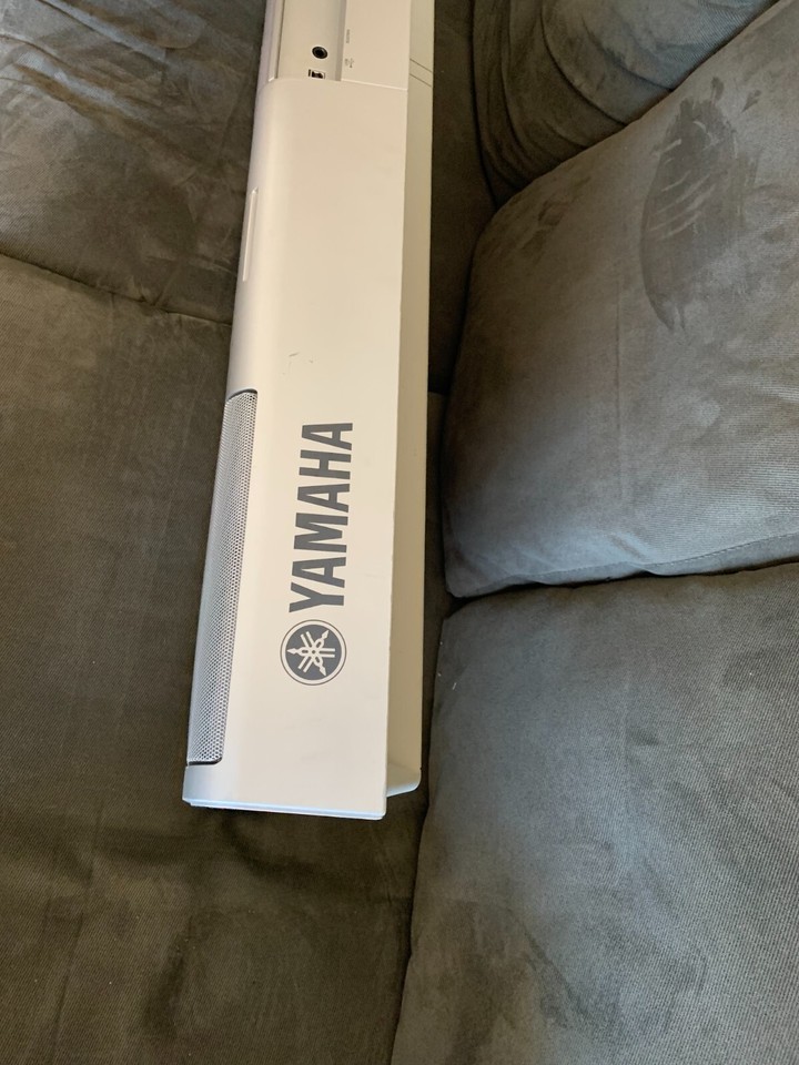 Yamaha (DGX-205) 76-Key Portable Grand Piano/Keyboard MIDI / USB works ...