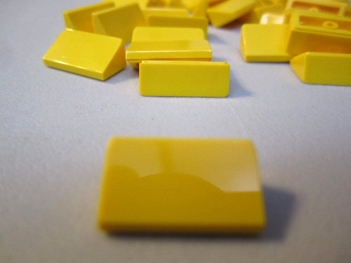 Lego 1x2x2/3 Yellow Slanted Roof Tiles (50 pieces) #85984 | eBay