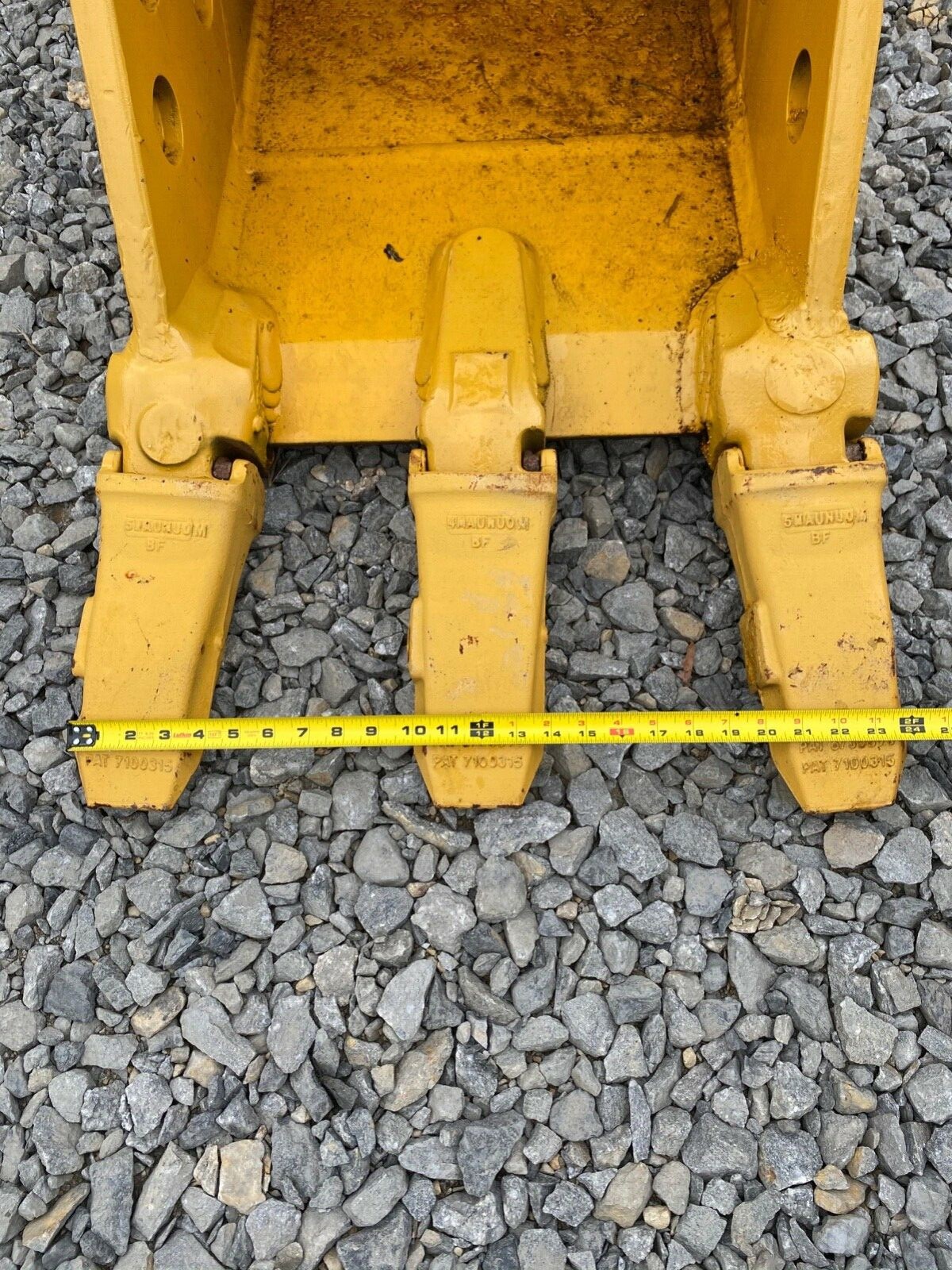 24" Cat 320 Excavator Bucket, 80 mm Pins, Fits Cat 320C,320D,320DL,322C ...