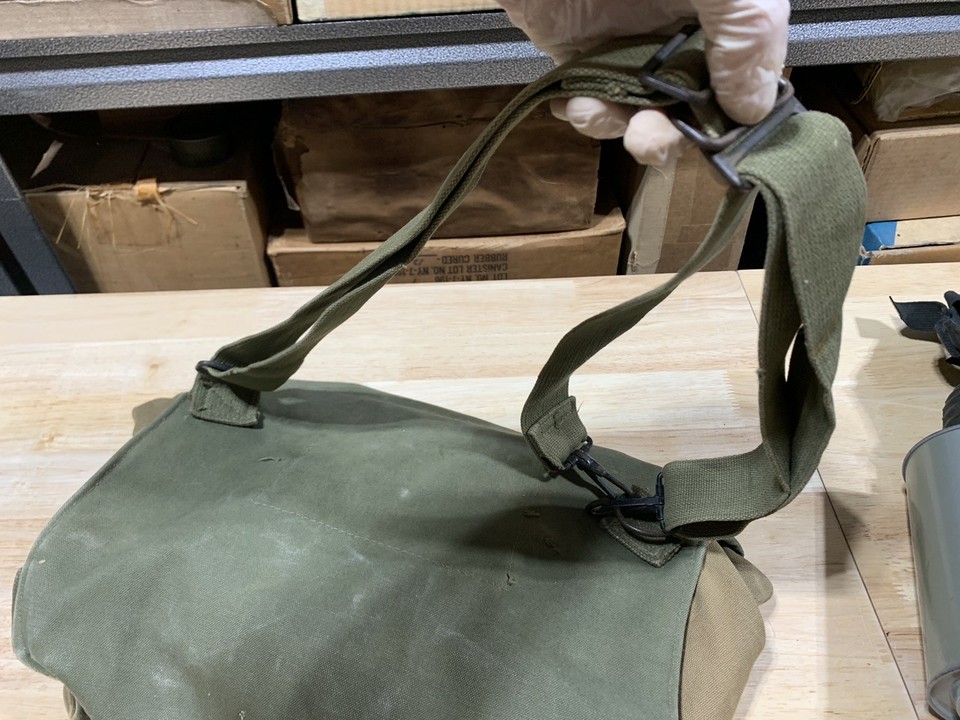 RARE 1953 Firestone US Army M2-10A1-6 Optical Gas Mask Kit | eBay