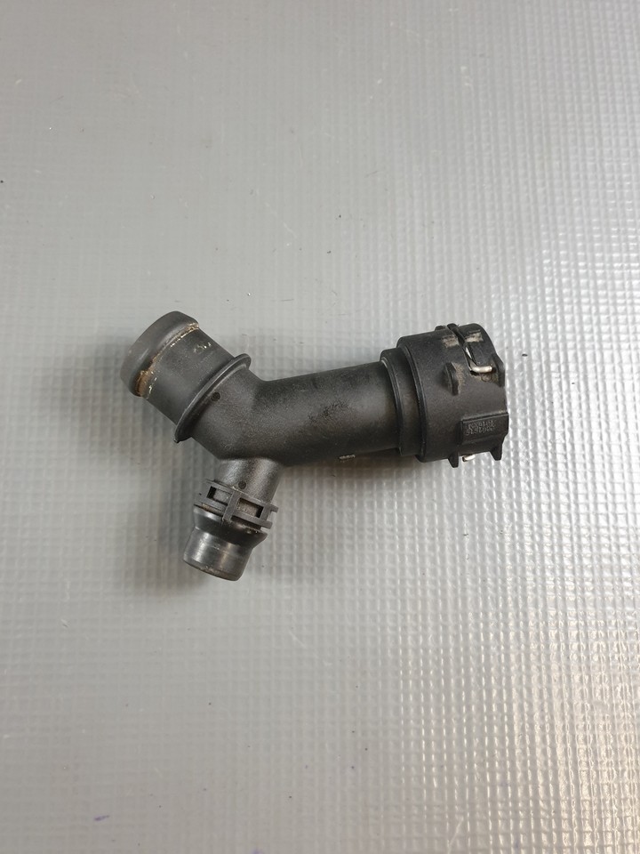 AUDI A4 8W2, B9 Schlauch Kühlung 8W0122293A 2.00 Petrol 140kw 2018 ...