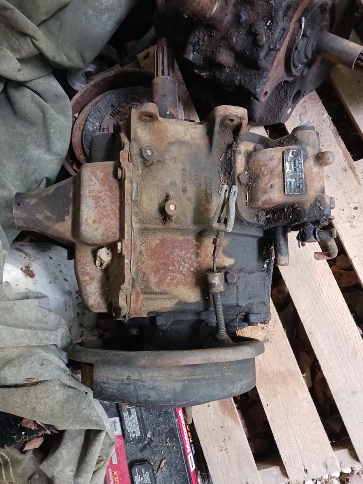 Lot Of 3 MUNCIE SM465 Four Speed TRANSMISSION 6273212 W/PTO 591953 ...