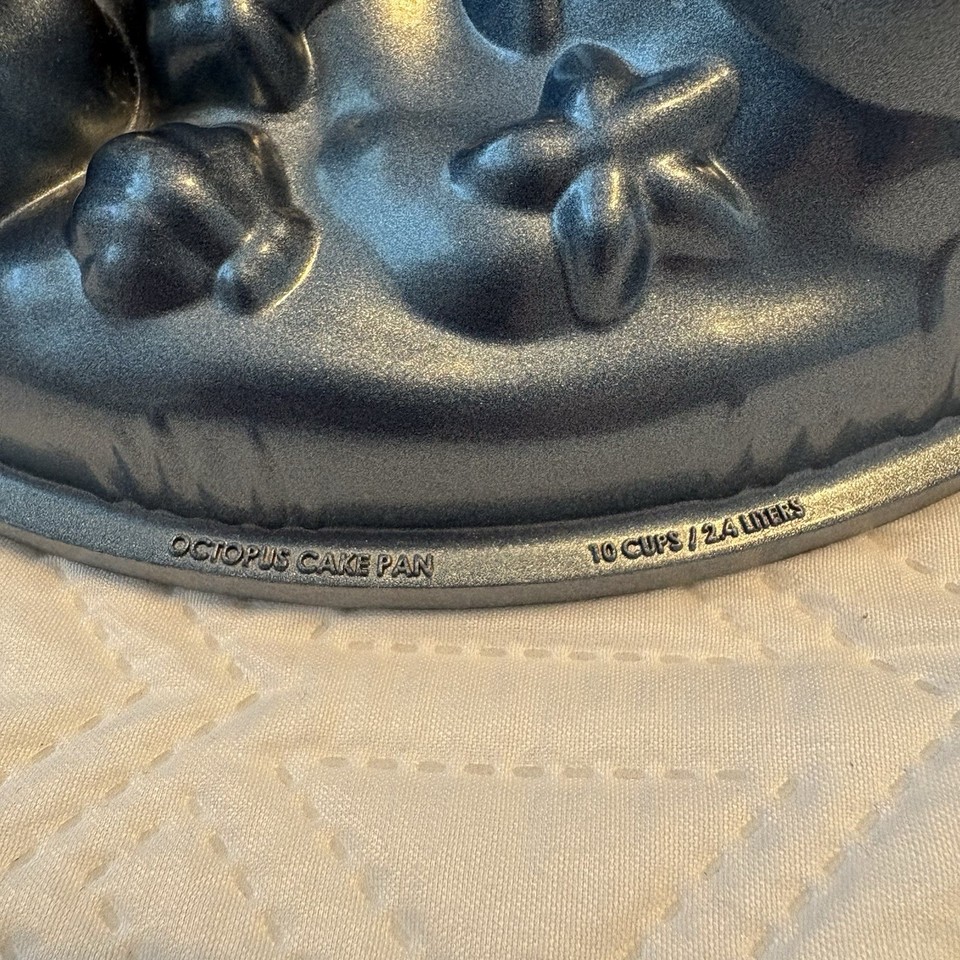 NORDICWARE Non-Stick Octopus Cake Pan Blue Cast Aluminum 10 Cup Made In ...