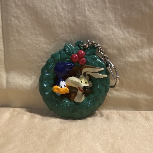 Vintage Looney Tunes/Road Runner Wile E Coyote Christmas key chain ...
