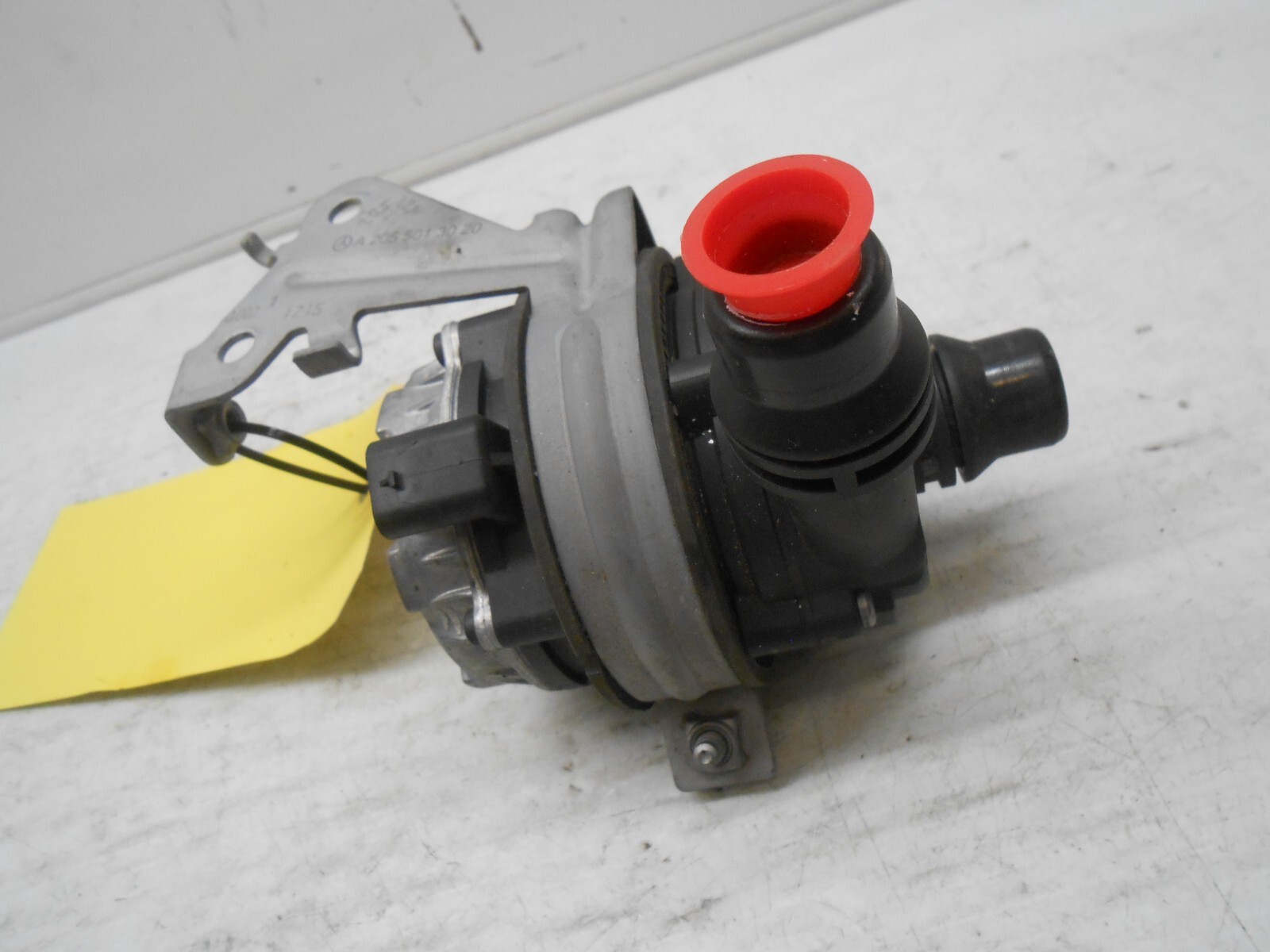 Mercedes C-Class , W205 Additive Water Pump A0005002686 / 0005002686 ...