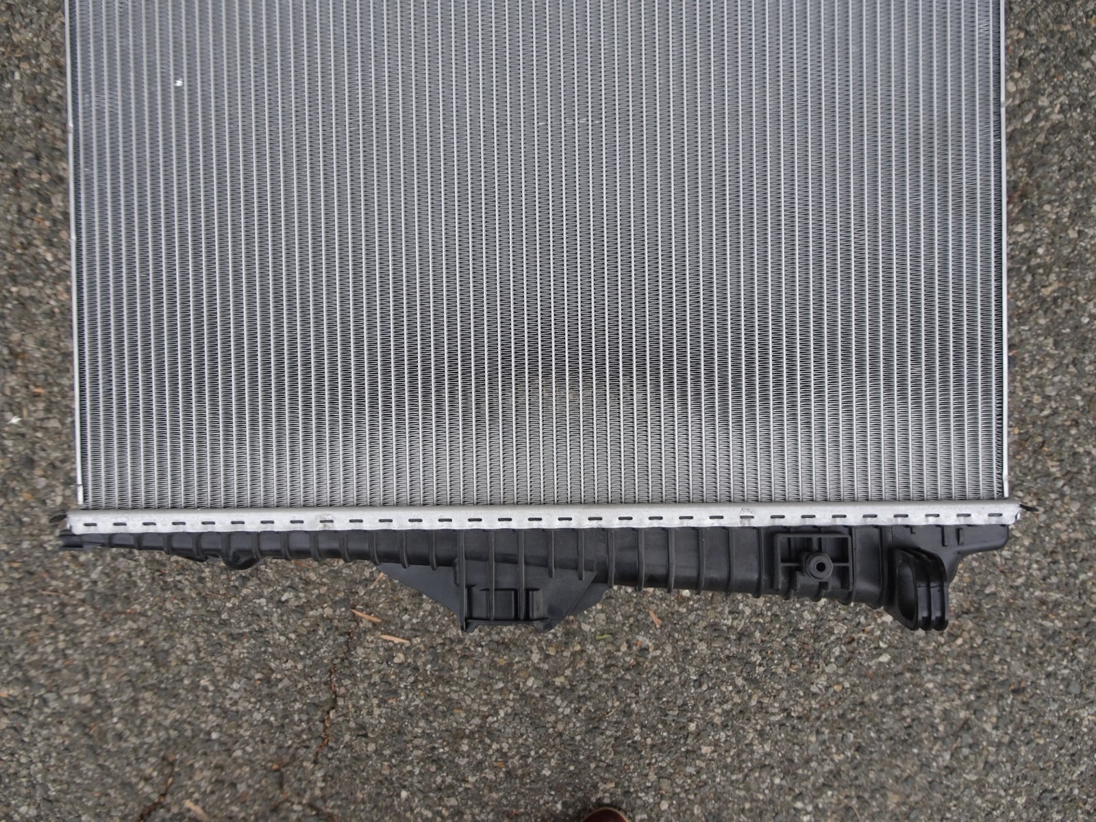 PORSCHE CAYENNE 2012 18 RADIATOR 95810613210 USED IN GOOD CONDITION 3 ...