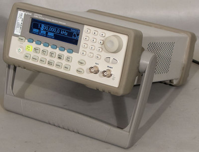 HP/Agilent 33220A 20 MHz Arbitrary Function Waveform Generator | eBay