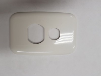 CLIPSAL SL WHITE COVER PLATE SINGLE GPO POWERPOINT SL2015CWH | eBay