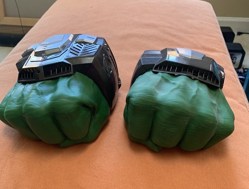 Playmation Marvel Hulk Smash Hands Fists Avengers Labs w/ Sound ...