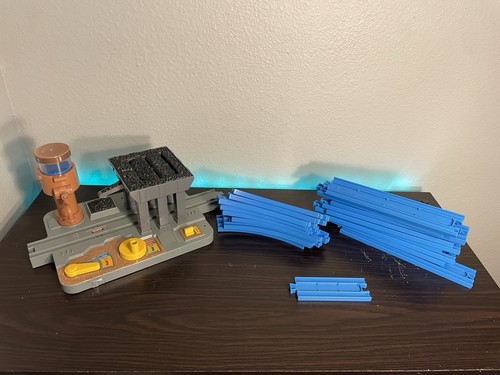 Thomas & Friends Trackmaster Water and Coal Station With Tracks 2004 ...