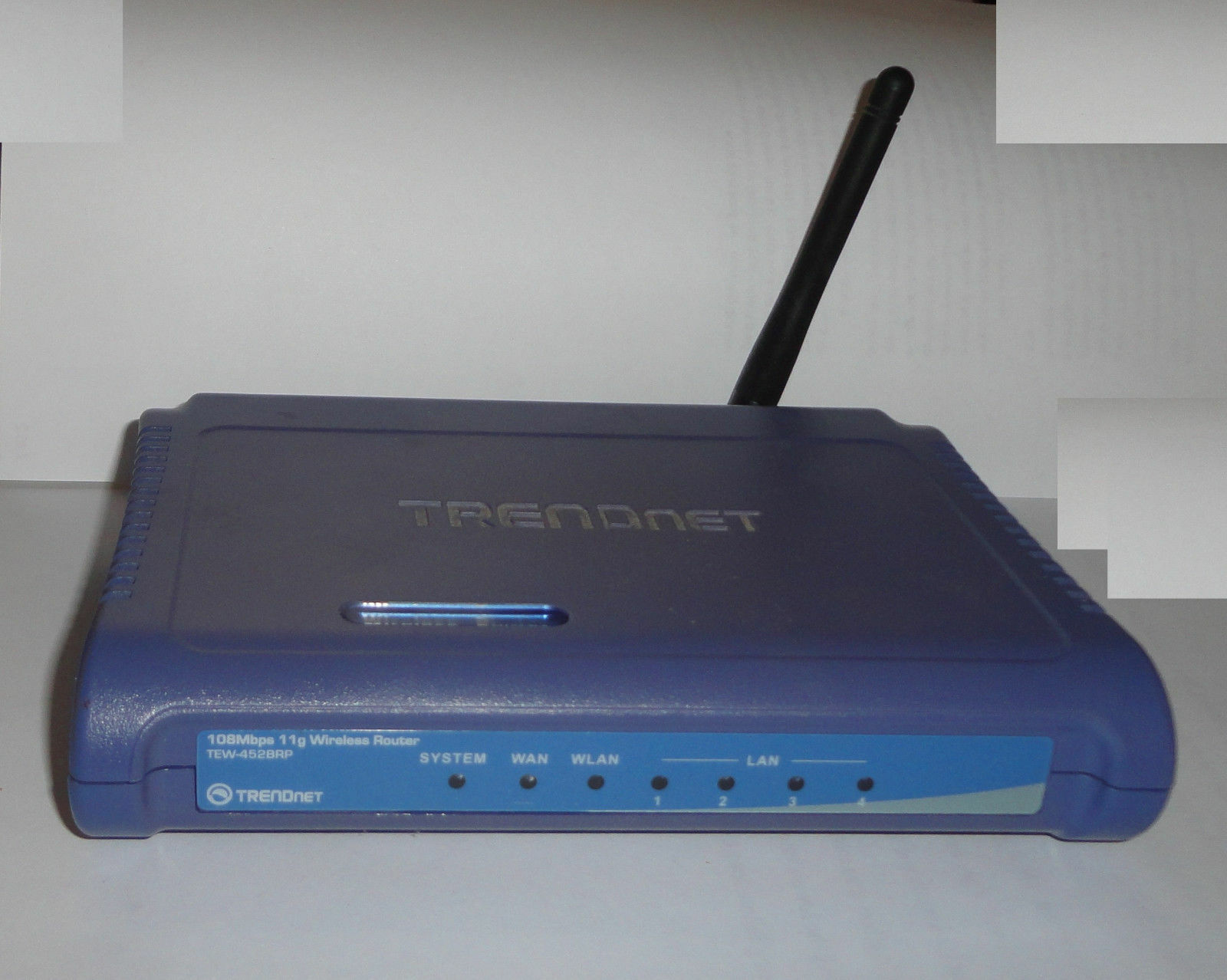 TRENDnet Model TEW-452BRP 108 Mbps 4-Port 10/100 Wireless G Router Home ...