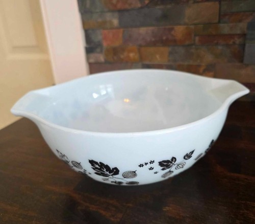 Pyrex #443 Black Gooseberry Opal White Milk Glass 2.5 Qt Cinderella ...