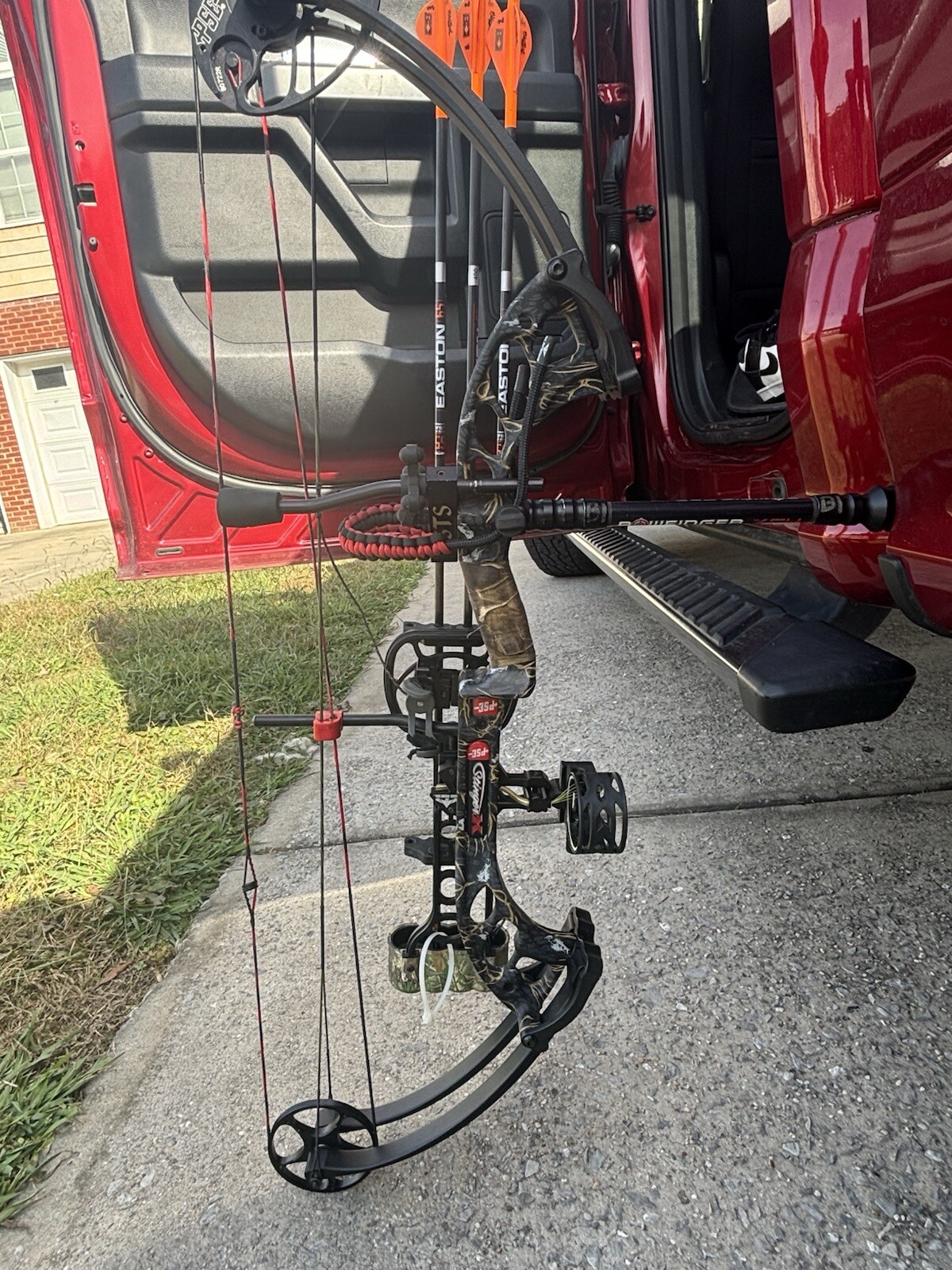 PSE Stinger X Compound Bow!! Comes With Few Arrows And Extra New Pin ...