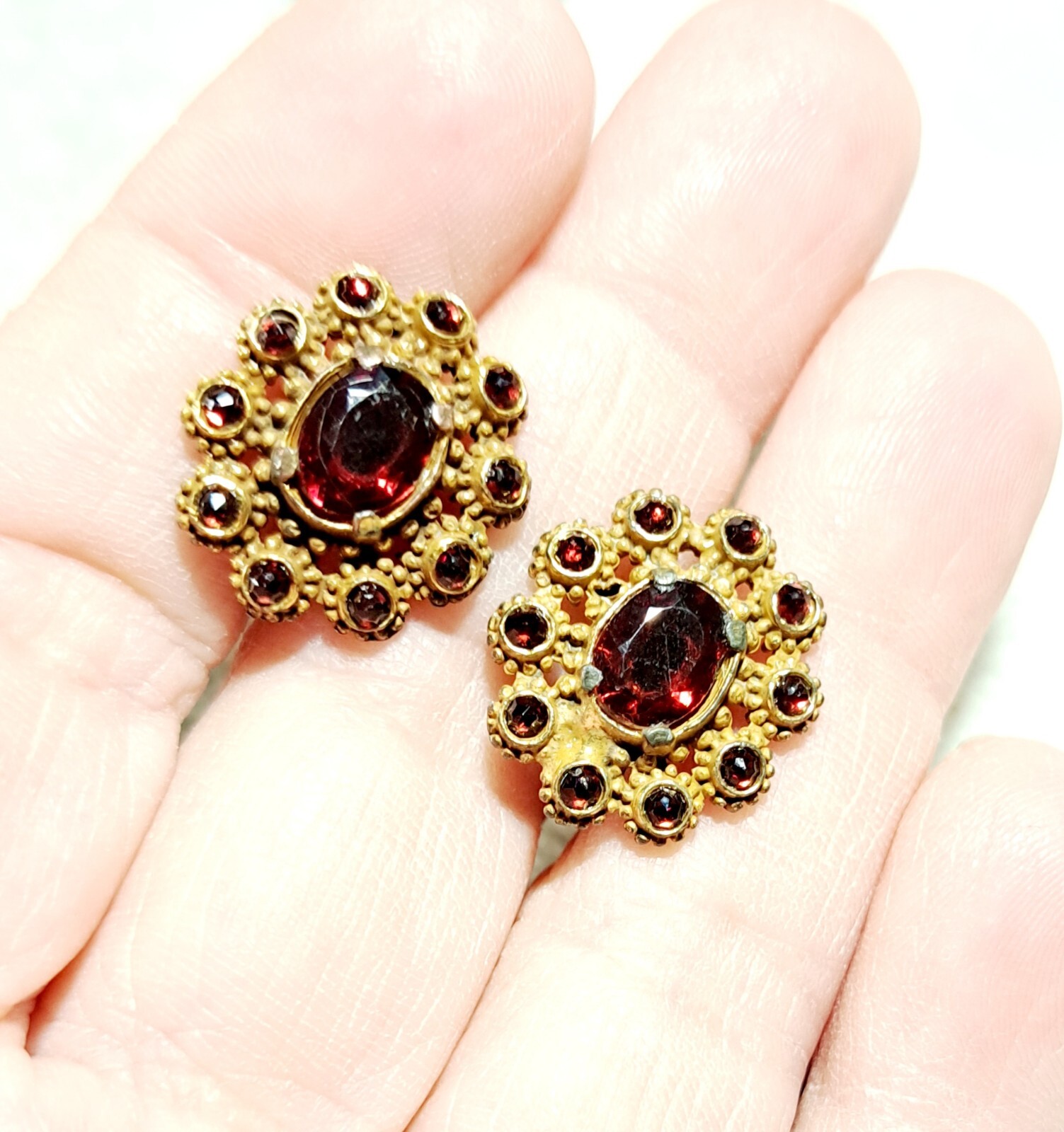 ** Early 1900's Victorian Bohemian Garnet Screw Back … - Gem