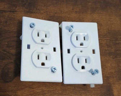 Pair Of Wirecon WDRU15WT Self Contained Universal Duplex Receptacle ...