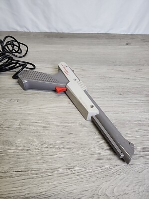 Nintendo NES Zapper Grey Light Gun OEM Original (NES-005) TESTED | eBay