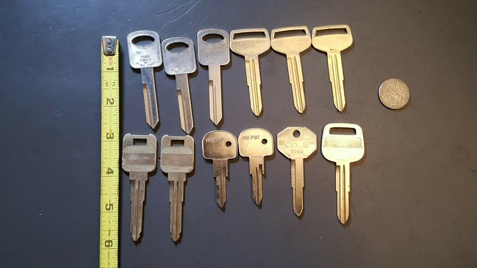 Lot of 12 Vtg Auto Car Key Blanks Curtis Ilco Cole Toyota Fiat Ford and ...