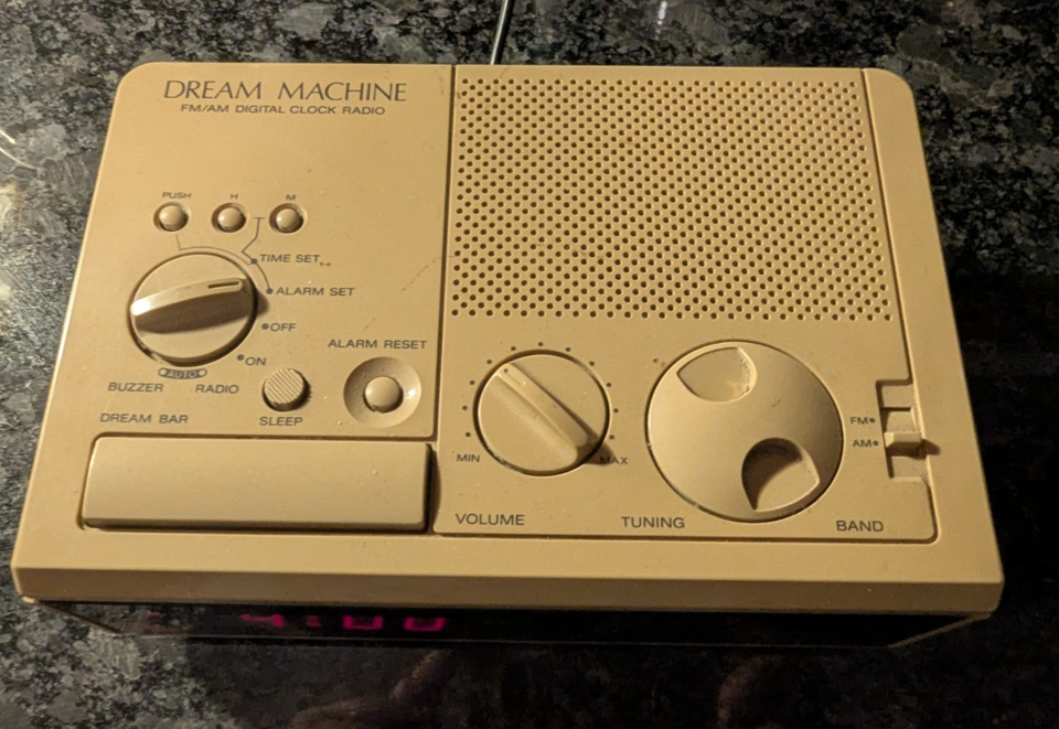 Vintage SONY DREAM MACHINE FM/AM Digital Clock Radio (ICF-C2W) | eBay