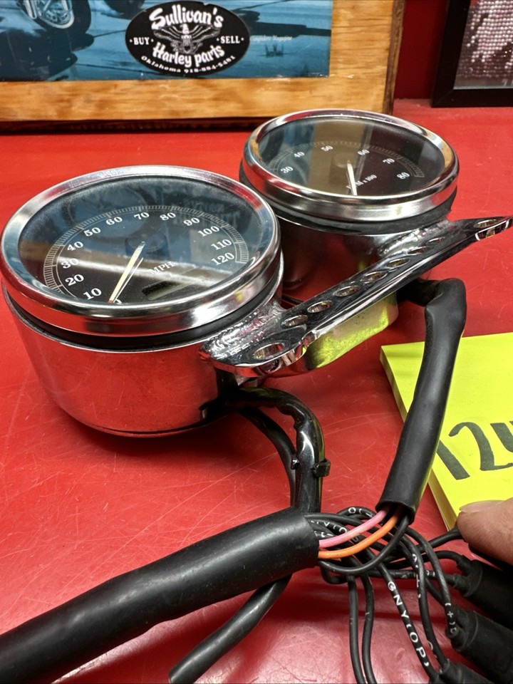 Harley Sportster Dyna UNKOWN MILE OR YEAR SPEEDOMETER TACHOMETER GUAGE ...
