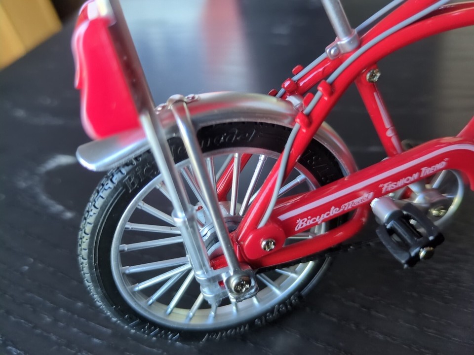 Vintage Schwinn Xonex Apple Krate "Style" Scale Model Bicycle | eBay