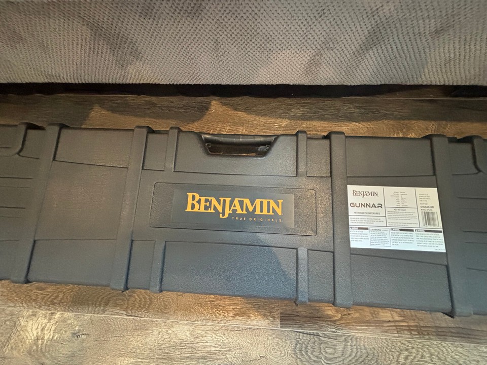 New! - Benjamin Gunnar .25 cal. PCP Pellet Rifle With Hard Case and 2 ...