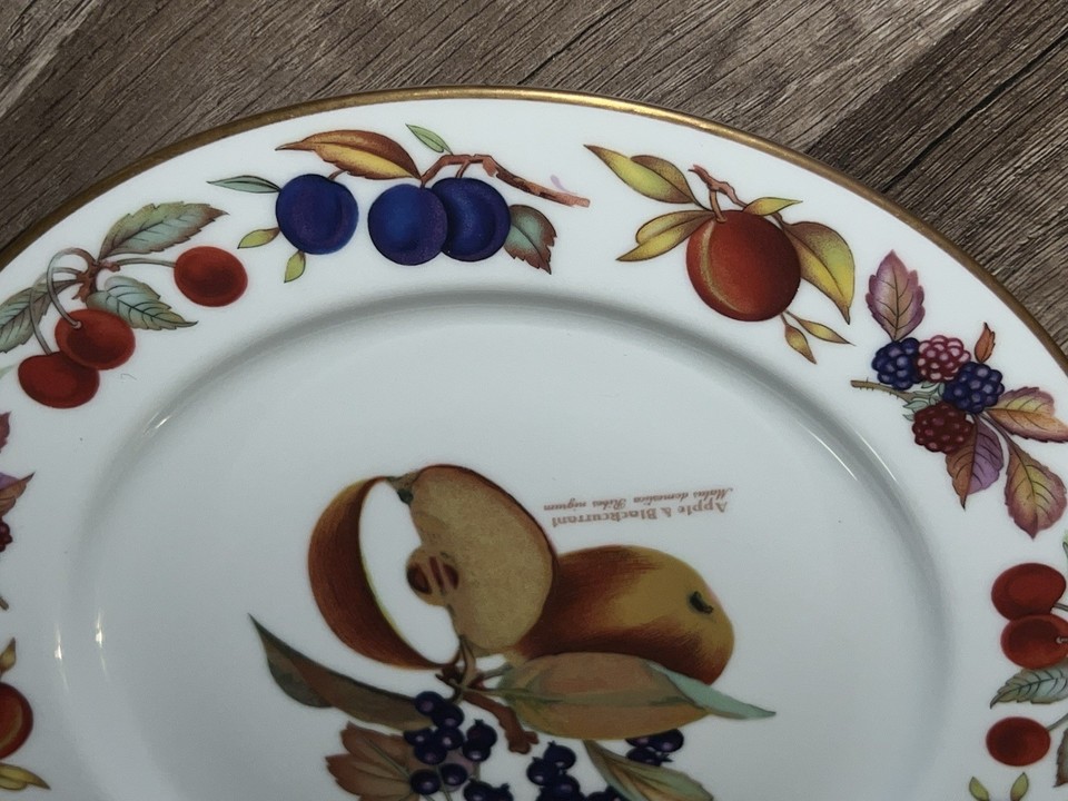 Vintage ROYAL WORCESTER EVESHAM PLATES, Berries, Pear & Gold Trim, Set ...