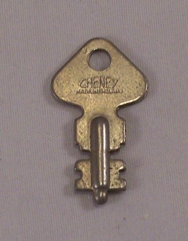 Vintage Cheney Key # 2A 481600 Large 1-3/8” Trunk Luggage Guitar Case ...