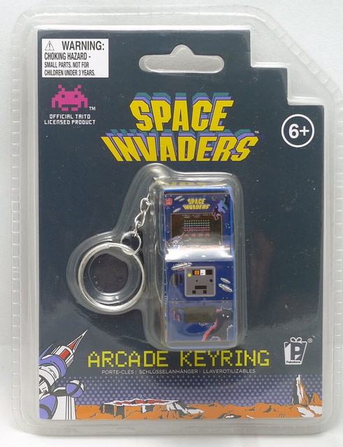 Space Invaders Arcade Machine Style Keyring Keychain - Retro Gaming for ...
