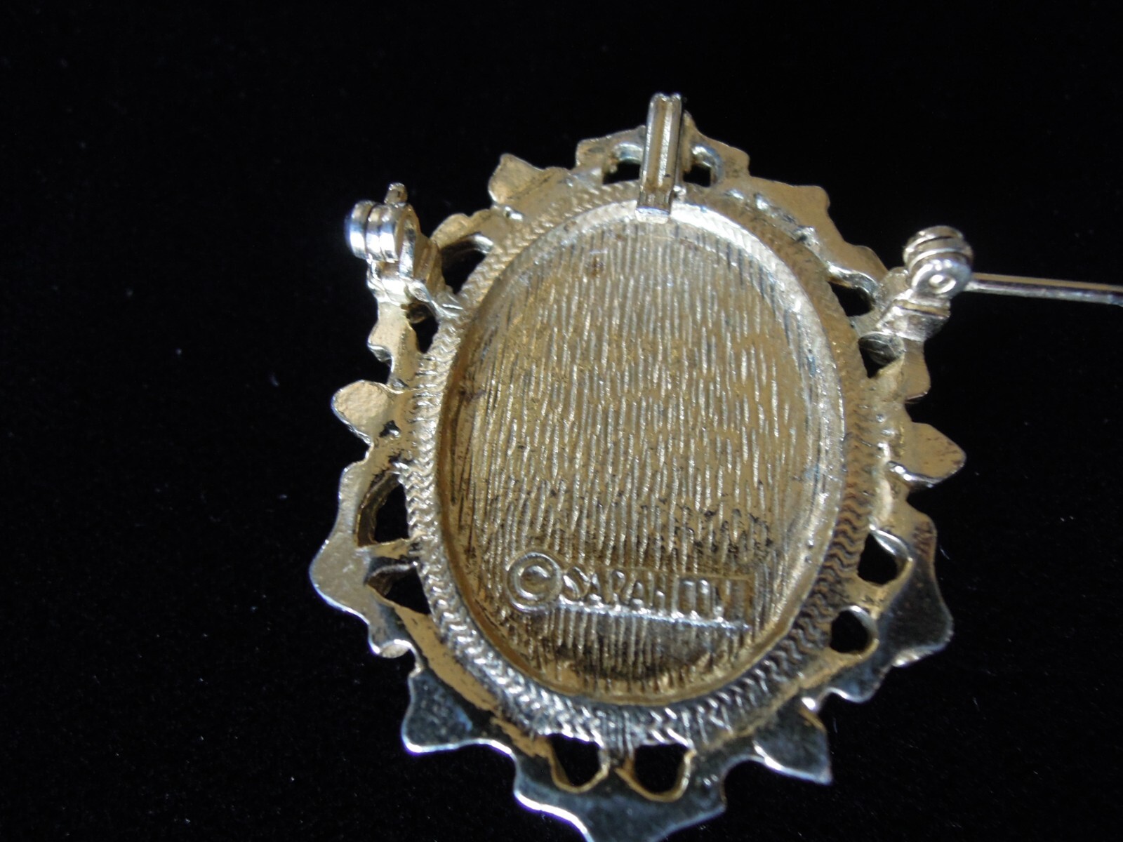 Vintage Sarah Coventry Mona Lisa brooch/pendant ~1970… - Gem