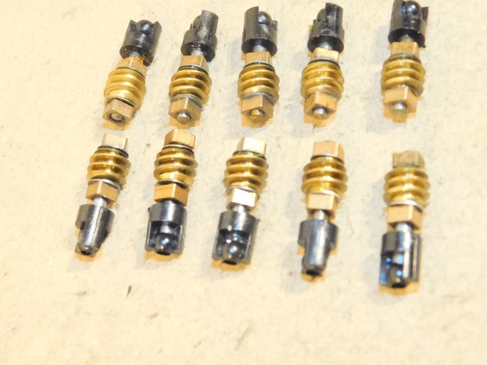 Athearn HO Parts Lot of 10 Diesel Locomotive Worm Gears w/ Coupling | eBay