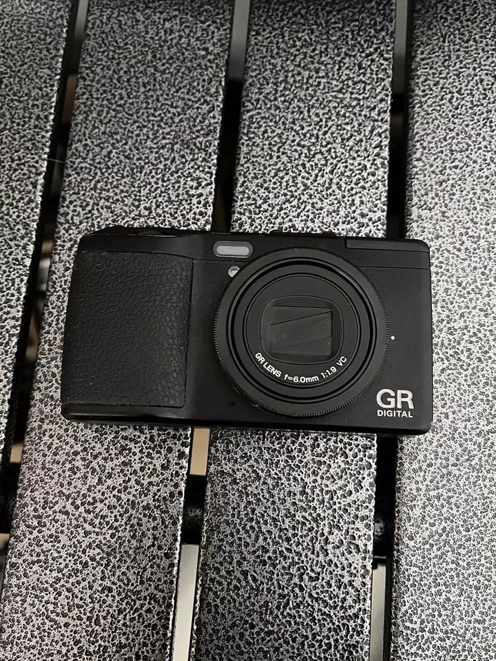 Ricoh GR DIGITAL IV 10.4 MP Digital Camera w/SD Card,Battery,Charger ...