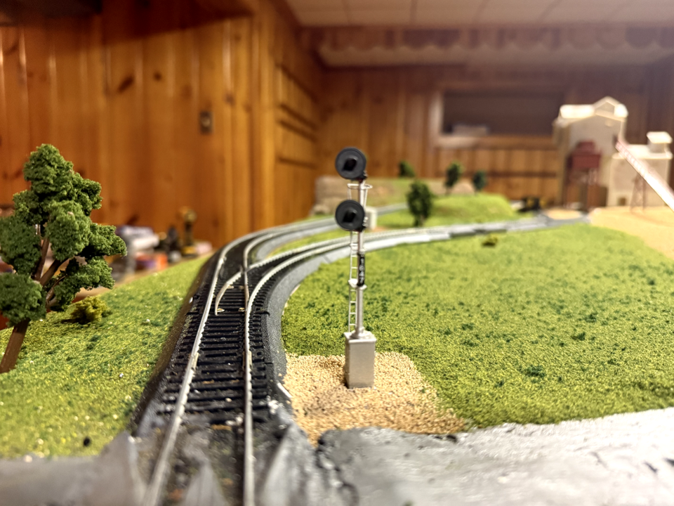 Ho Scale Dcc 4 x 8 layout with buildings, freight cars, and vehicles | eBay