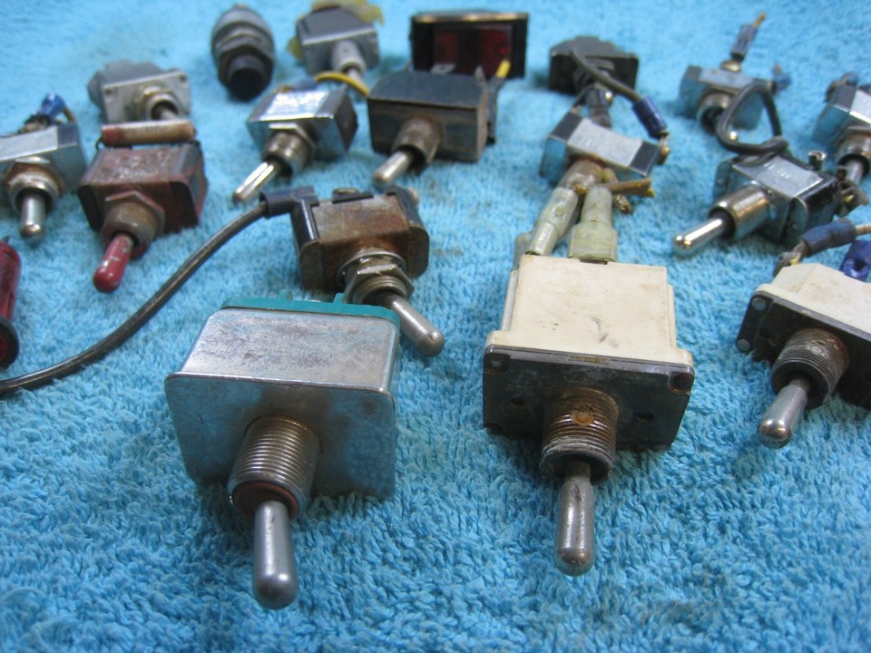 Bulk Lot of 20 NOS and Used ON/OFF Toggle Switches & Related Parts Dash ...