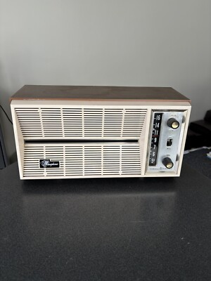 General Electric Musaphonic Sweet Sounding Tube Radio, Model T157A ...
